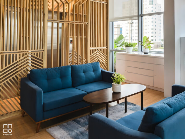 Trend Desain Interior Kantor Mewah 2025 di SCBD Jakarta – Bata Merah
